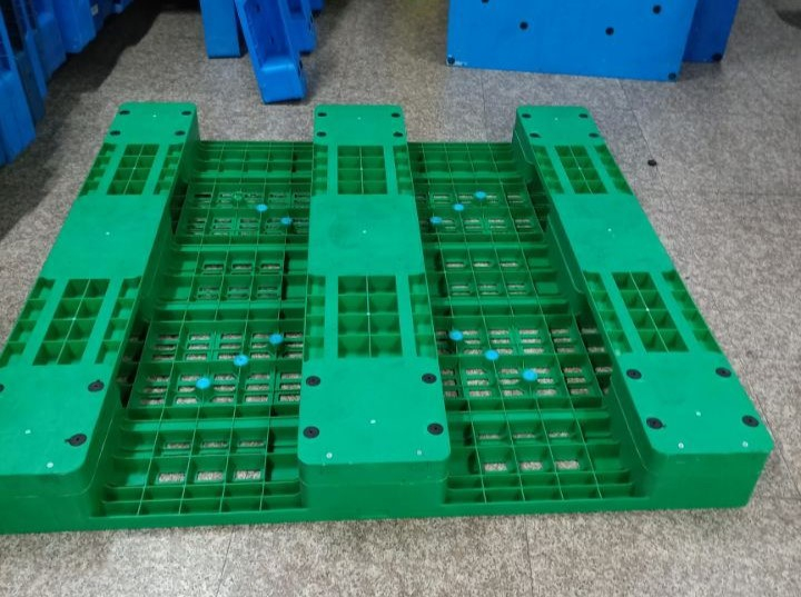 Square Polyethylene Mesh Rackable Tall Plastic Pallet Runners - Buy ...