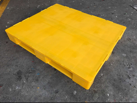 1200 x 1000 Yellow PP Solid Top Rackable Plastic Pallets with Lip - Buy ...